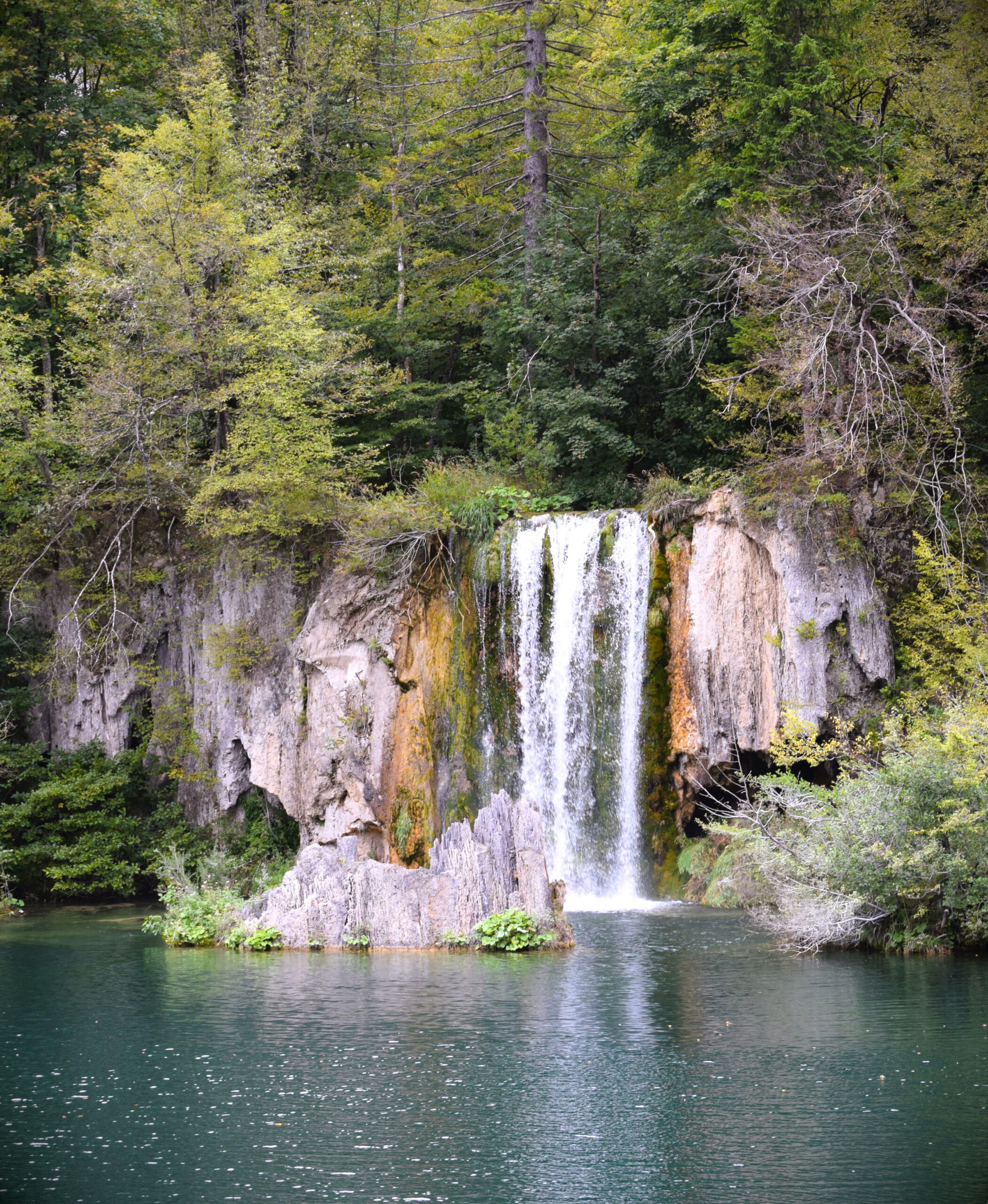 LILJA'S NEW WATERFALL - fantasy short story by Lakelyn Alder